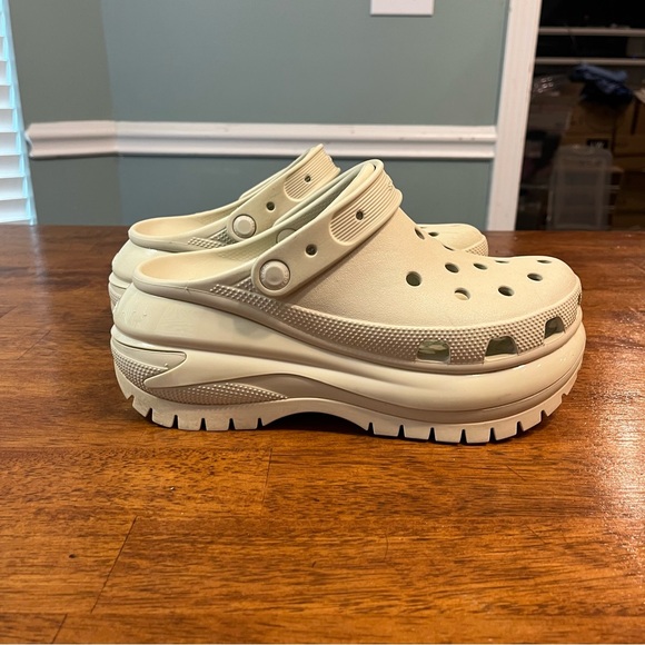 CROCS | Shoes | Crocs Mega Crush Platform Clog Ivory Cream Mens 7 ...